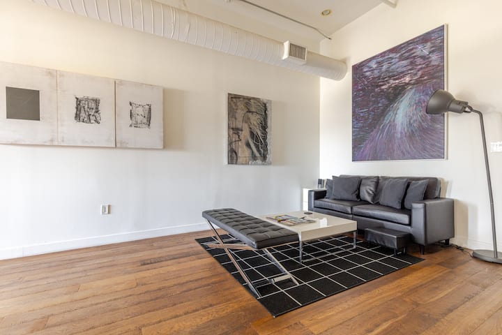 Sunny Large Arts District Loft W/ Original Artwork - Los Ángeles, CA