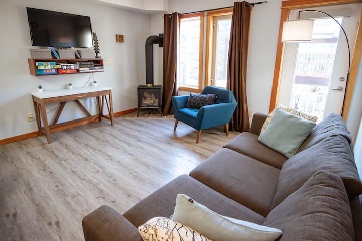 Beautiful 2bedroom/2bathroom In Canmore - Canmore