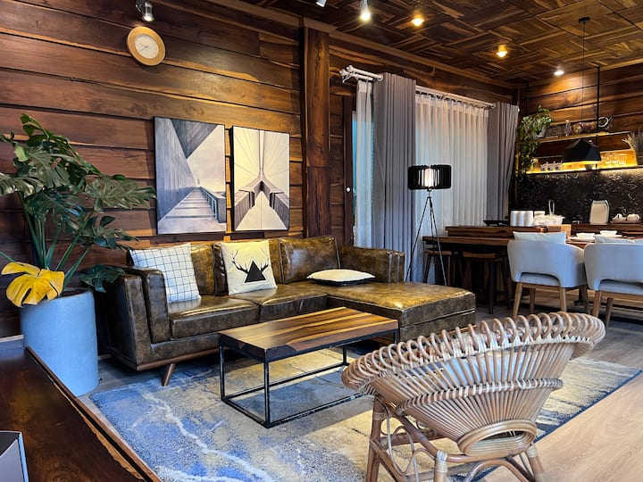Deja Vu - Spacious Modern Cabin + Kitchen - Vietnam