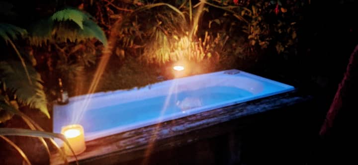 Peninsula Tranquility 
Breakfast  Outdoor Bath - Dunedin