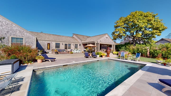 Bachelorette- Girls Weekend Walk To Town & Brewery - Nantucket, MA