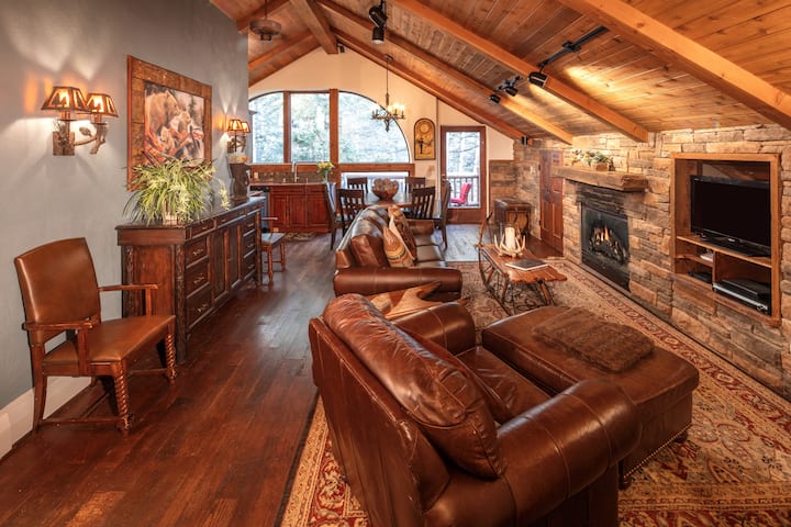 Alpine Village - Two Bedroom Condo - Taos Ski Valley, NM