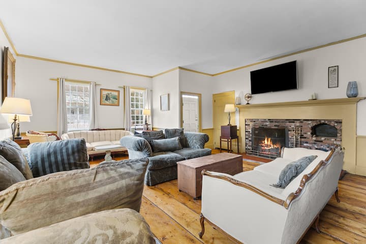 Large Home In Adamsville. Close To Vineyards, Breweries & Beaches. Central Ac - Little Compton, RI