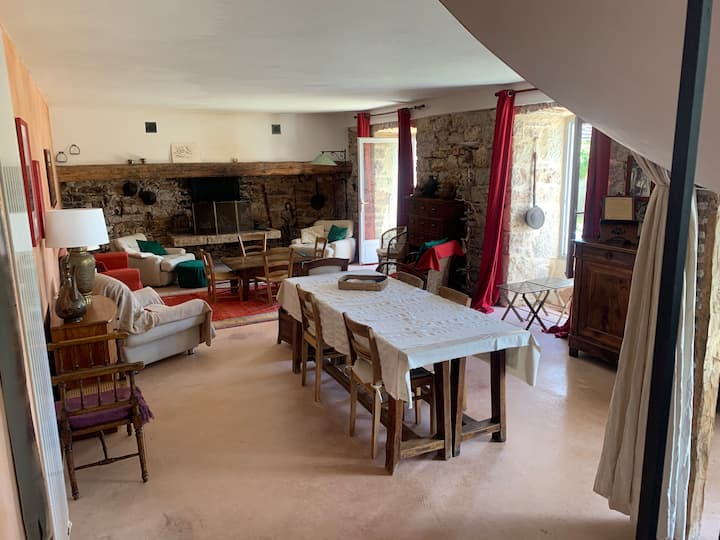 Le Couvent  à Mas St Chely Cévennes - Sainte-Énimie
