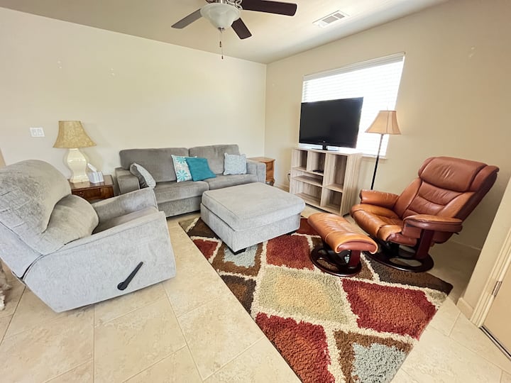 Modern 3br Extended Stay Retreat – 30+ Day - Redding, CA