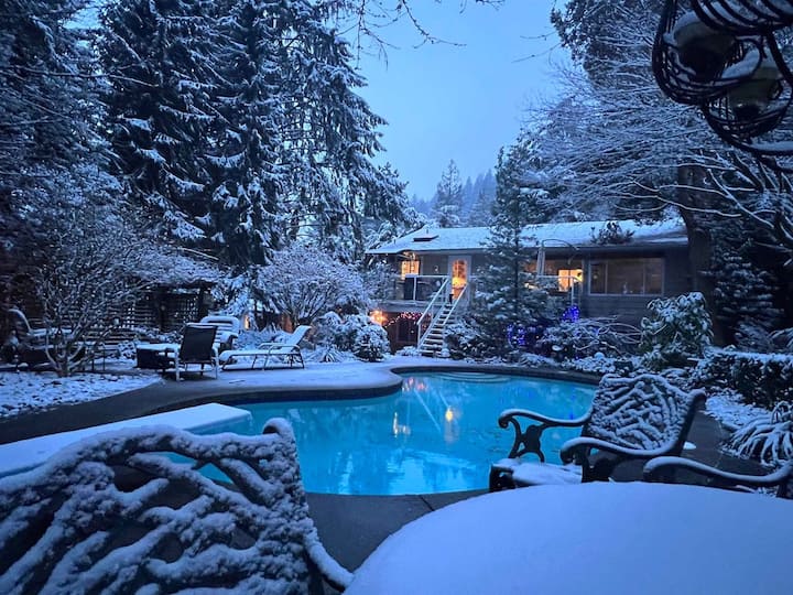 Zen Den Mountain Suite • Private Hot Tub - 브리티시컬럼비아