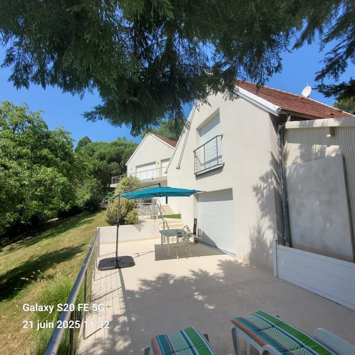 Studio Rdc Vue Sur La Vallée De La Loire - Bréhémont