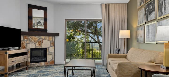 Brand New Resort W/ Amenities - Condo Sleeps 8! - Hunt, TX