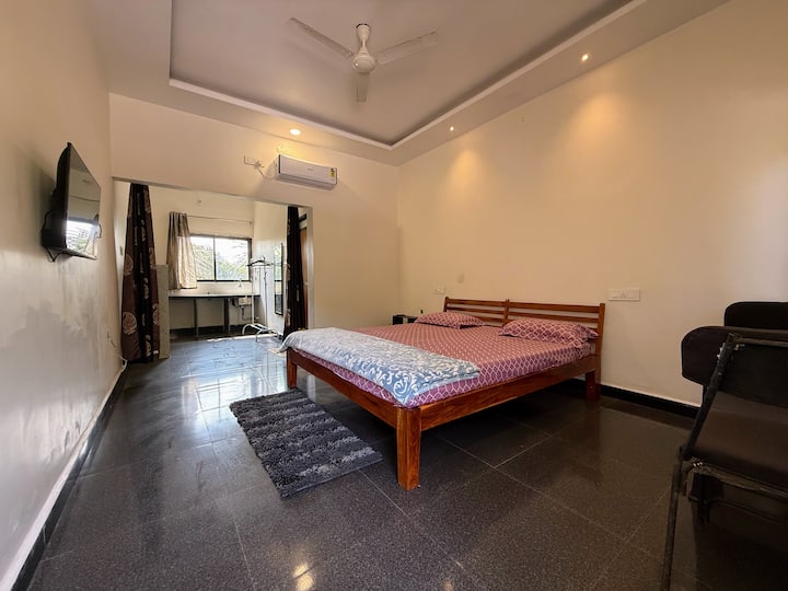 Dev's Resort & Restaurant Bedroom 3 - Sawantwadi