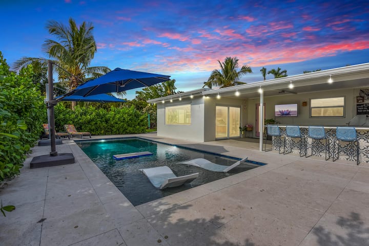 The Grove - Mid Century Pool Home (2 /1.5) - Fort Myers, FL