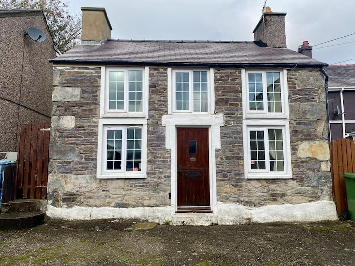 Snowdrop Stone Cottage - Beddgelert
