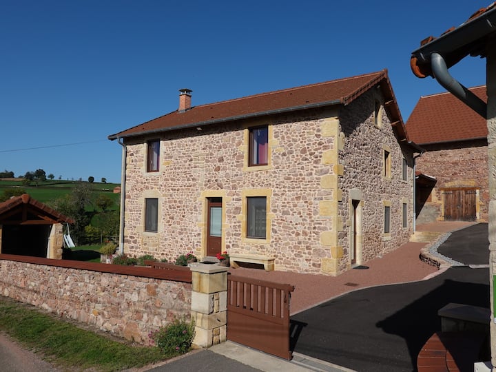 Le Gîte De Montailloux En Bourgogne Du Sud - La Clayette
