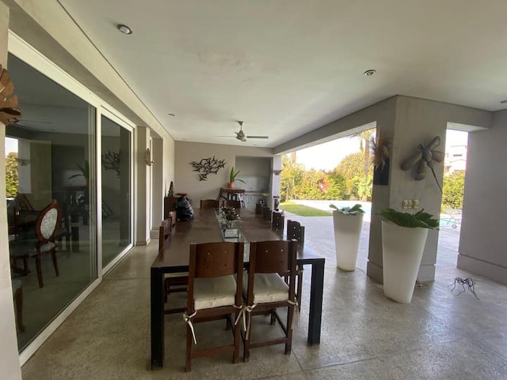 Casa Country Del Jockey En Yerba Buena. - Tafí Viejo