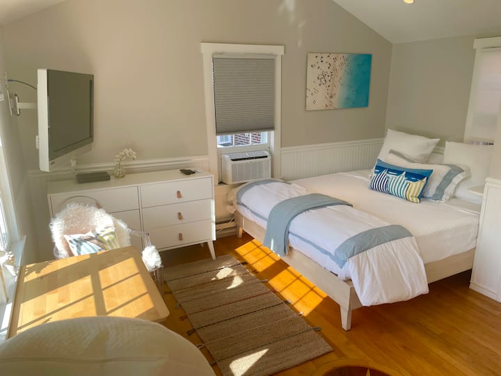 Cygnet 2nd Floor Studio Near Town - Nantucket, MA