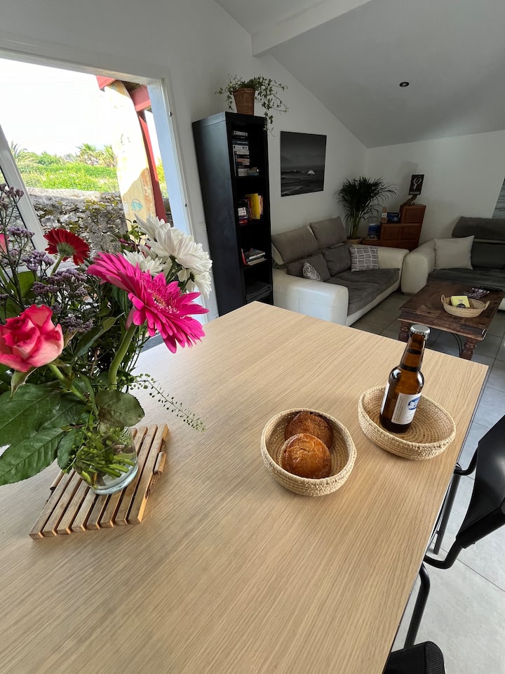 Bidart Maison Des Vagues Uhainako Etxea En Basque - Guéthary