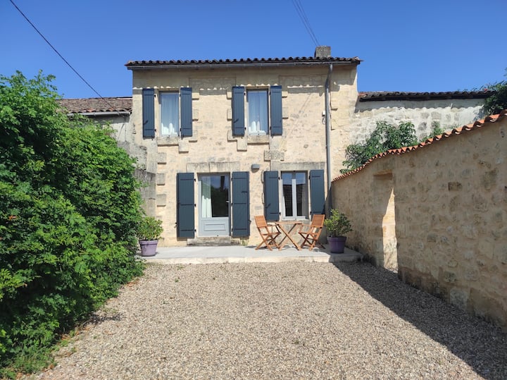 Vineyard Gites Nr Saint Emilion - The Cottage - Castillon-la-Bataille