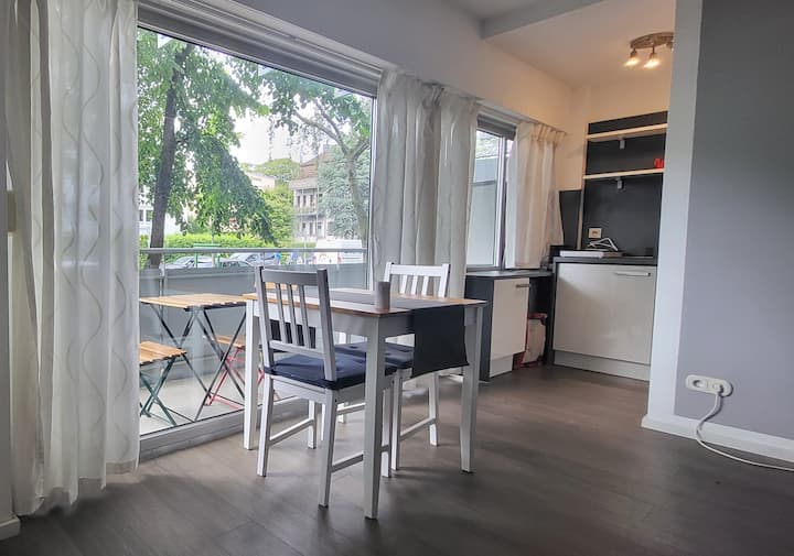 Cozy Studio Near Grafenberger Forest And Metro - Düsseldorf
