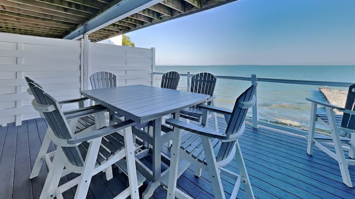 Put-in-bay Lower 10-person New Waterfront Condo - Put-in-Bay, OH