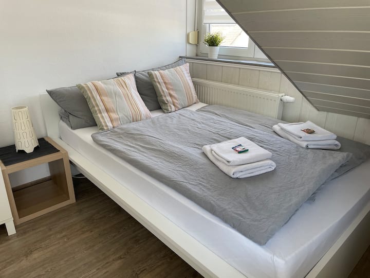 Villa Der Löwen: Room 3 (12m²) - 5km From Hh-ring - Speyer