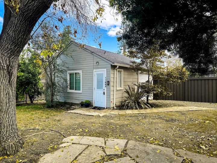 San Jose Rose Garden Neighborhood - Studio Apt - Santa Clara, CA