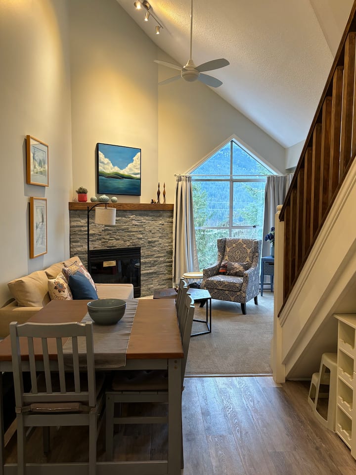 Fabulous 2 Bed Creekside Condo With Views. - Whistler