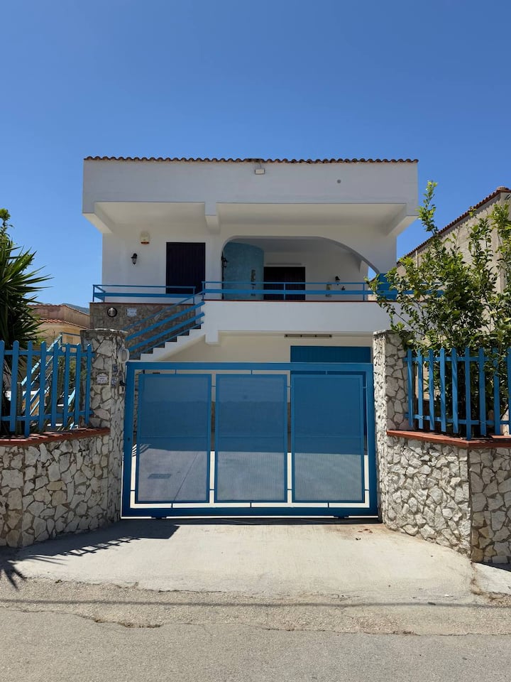 Casa Vacanze Terra Di Luce Con Giardino - Alcamo