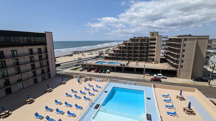 Wildwood Family Vacation Condo By The Beach - Wildwood, NJ