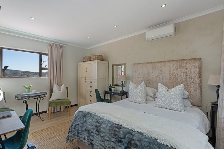 Deluxe Studio Apartment With Balcony - Le cap