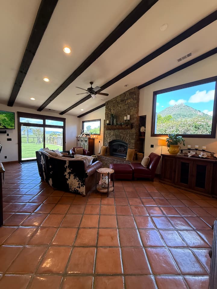 Spectacular Views & Near Downtown Slo & Cal Poly - San Luis Obispo, CA