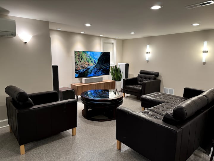 Newly Remodeled Open & Spacious Studio W/ 2 Kings - Portland, OR