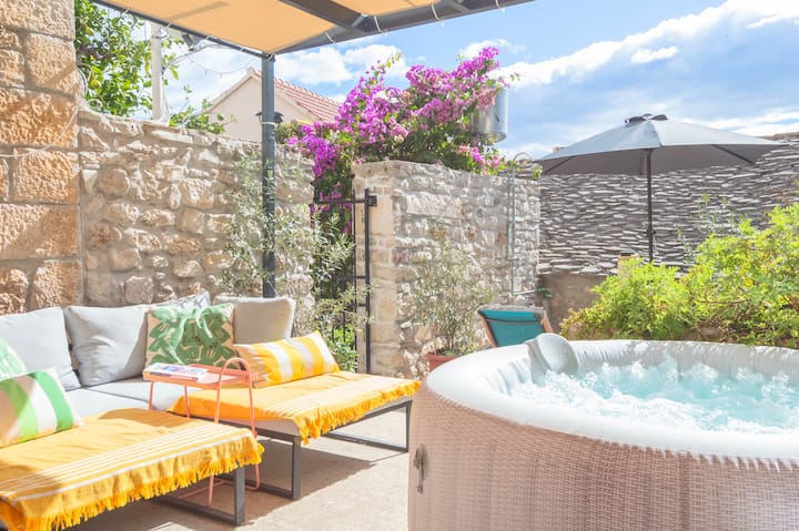 Lemon Garden Studio Apartment Sara 3 Bol - Bol