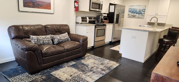 Private Entry Apartment, Quiet, And Great Location - Birmingham, AL