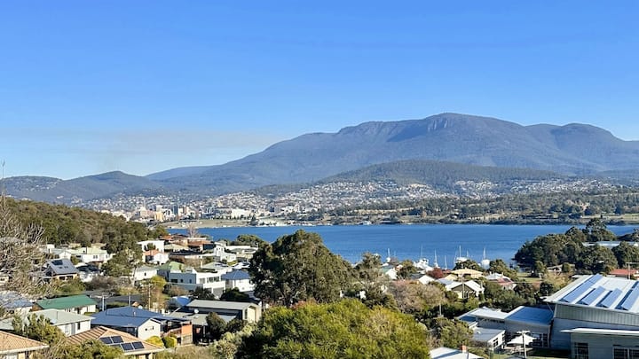 Spacious 4br Home: Amazing Views, Ideal For Groups - Tasmania