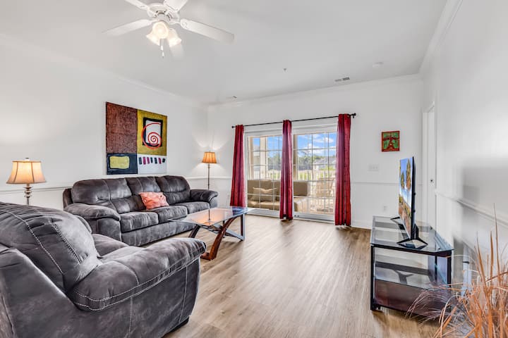 Lakeview Condo W Pools | Near Beach & Golf - Myrtle Beach