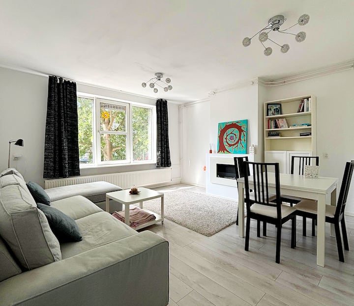 Canal View Apartment In De Pijp Hosting Up To 4 - Amsterdam