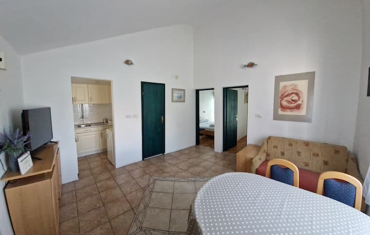 Apartment Mina - Apartments Grgevčić - Jelsa