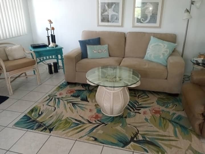 Anna Maria Island 1 Br Condo - Bradenton Beach, FL