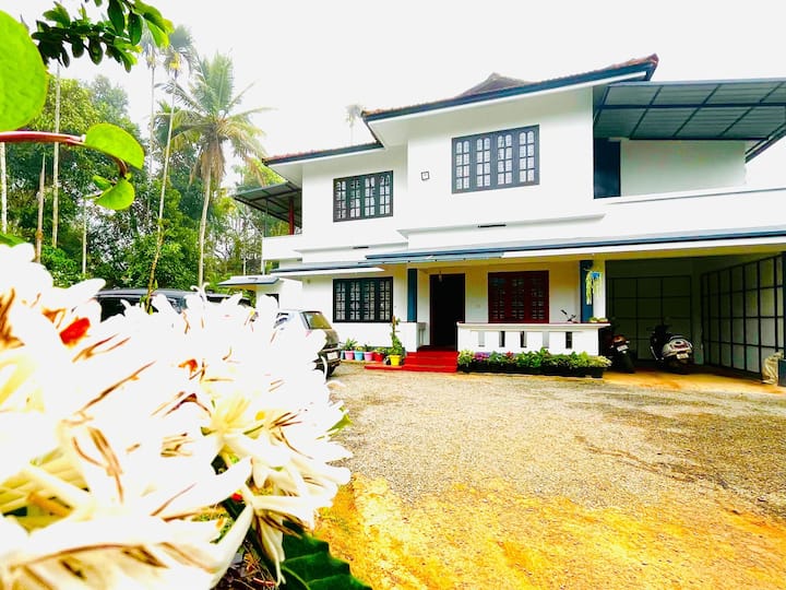 "Quadruple Room With Greenary View In Wayanad. - Wayanad