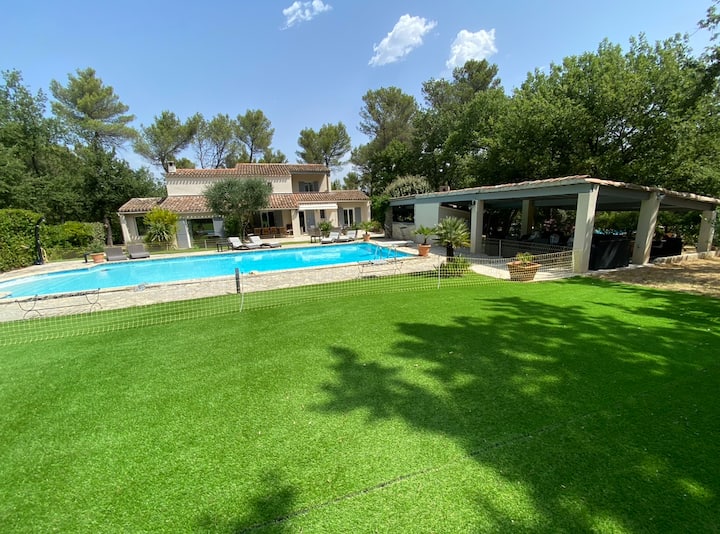 Villa Familiale De Standing Proche Aix-en-provence - Fuveau