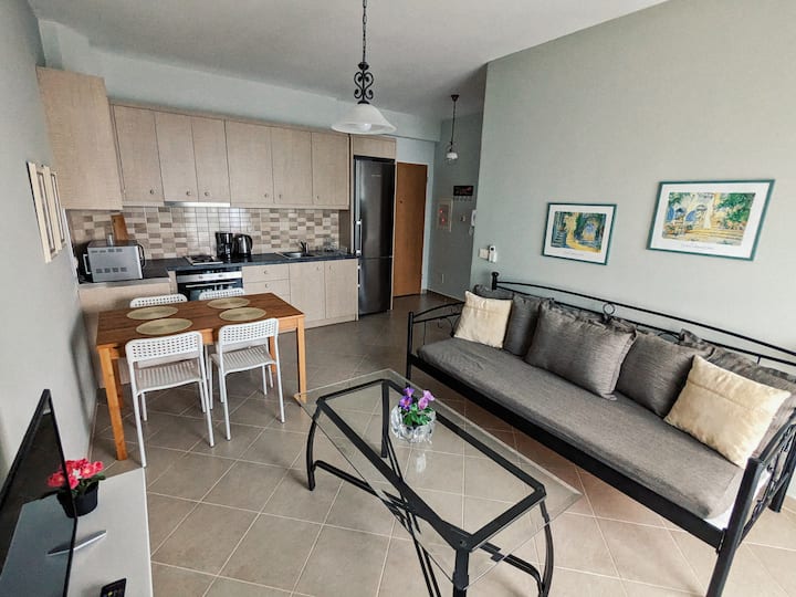 Sunny Waterfront Apartment In Sarande - Saranda