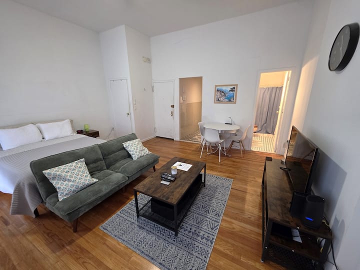 Studio Apartment Near Columbus Circle/central Park - New York City