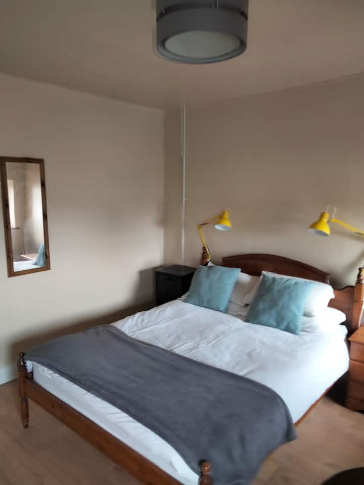 Dublin City, Camden Top Floor Suite Self Check In. - Dublin