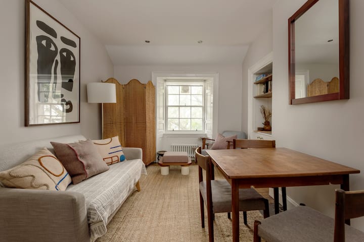 The Perfect Haven On Rose Street - Edinburgh