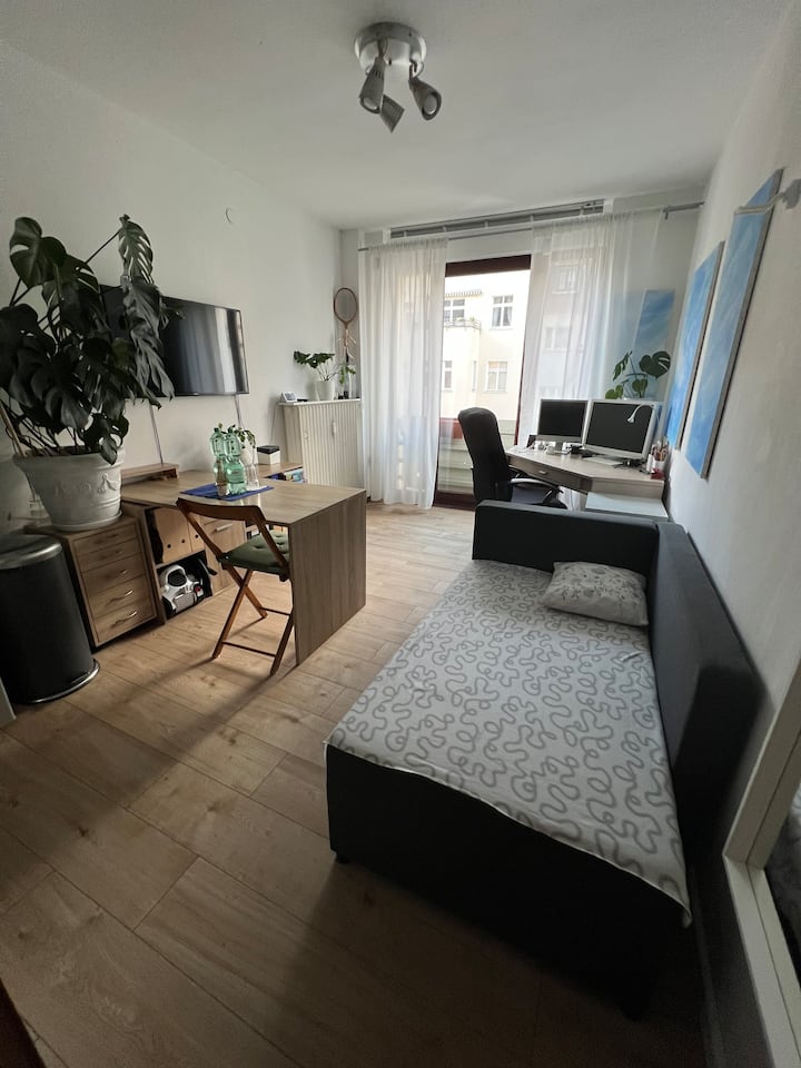 Small Functional Apartment At Rathenauplatz - Cologne