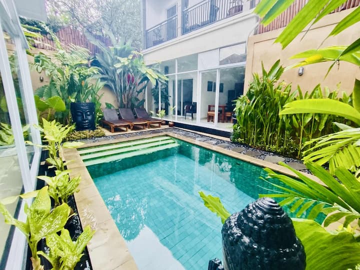 Legian/seminyak Villa - 6 Bedroom Villa - Oasis - Bali