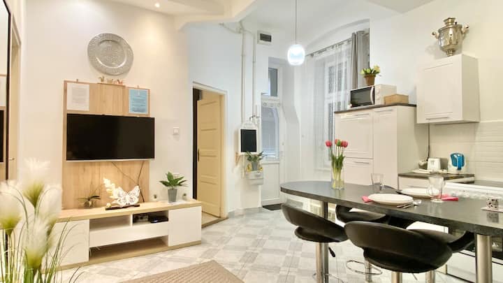 The Blaha One Bedroom Apartment With Ac - Budapest