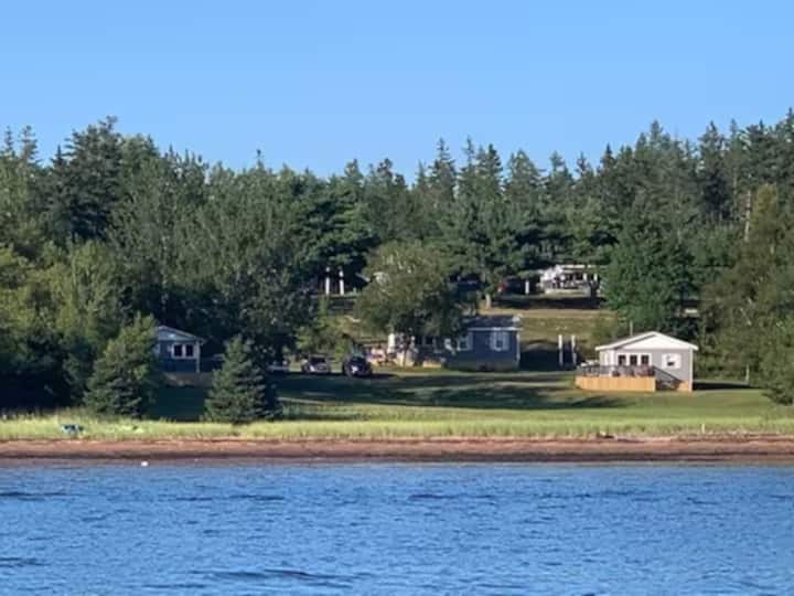 Deroma Waterfront Cottages - # 6 - Prince Edward Island