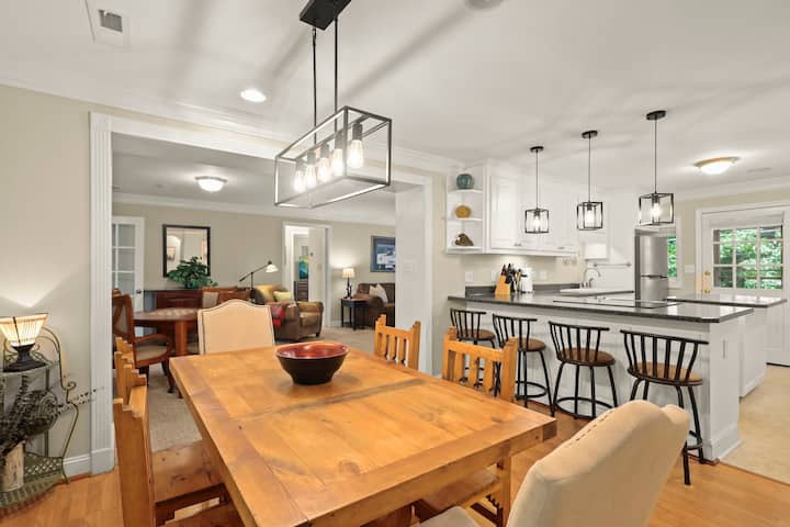 Walk To Downtown Blowing Rock- Upper Unit - Blowing Rock, NC