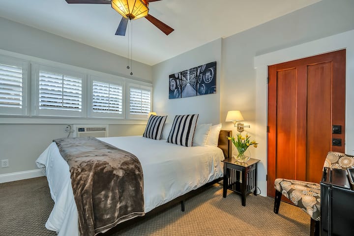 2 Room King Suite+private Porch- Steps To Downtown - St. Helena, CA