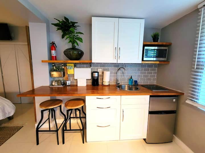 Lovely And Comfy Studio - Free Parking And Laundry - South Miami, FL